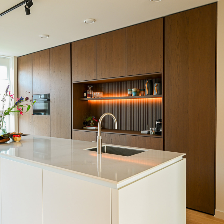 Moderne keuken met warme uitstraling | Keukens | Kooken Keukens